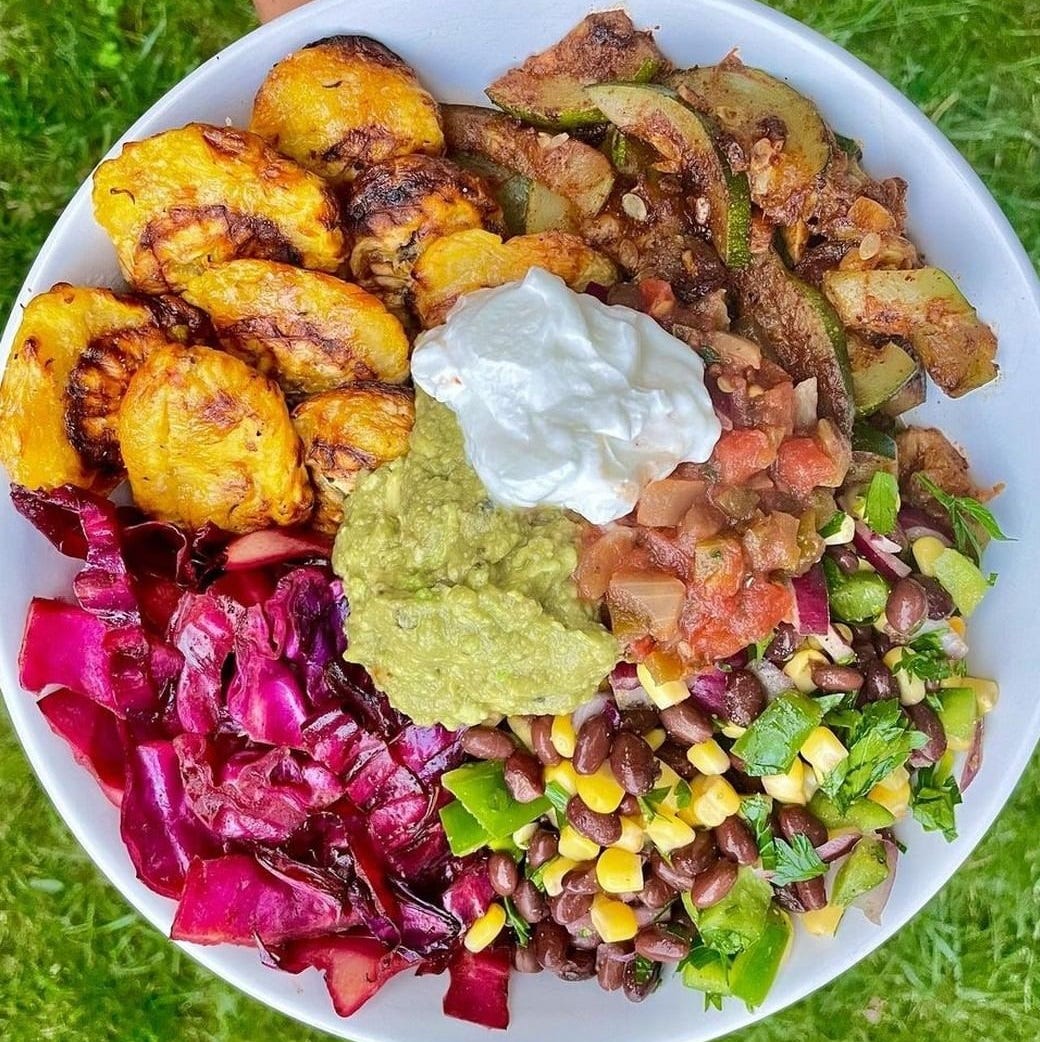 Zesty Fiesta Bowl 🥗 Black Bean & Corn Delight⚡ | by Onlyfitnessfood ...