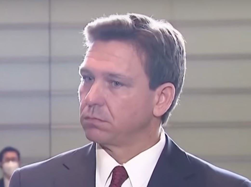 Body Language Analysis №4689: Ron DeSantis’ Faux Pas and Head Wobbles ...