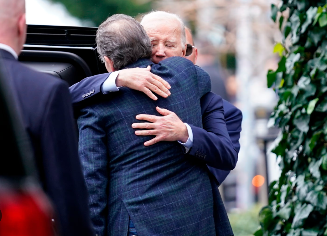 Body Language and Behavior Analysis №4750: Joe and Hunter Biden, hugs ...