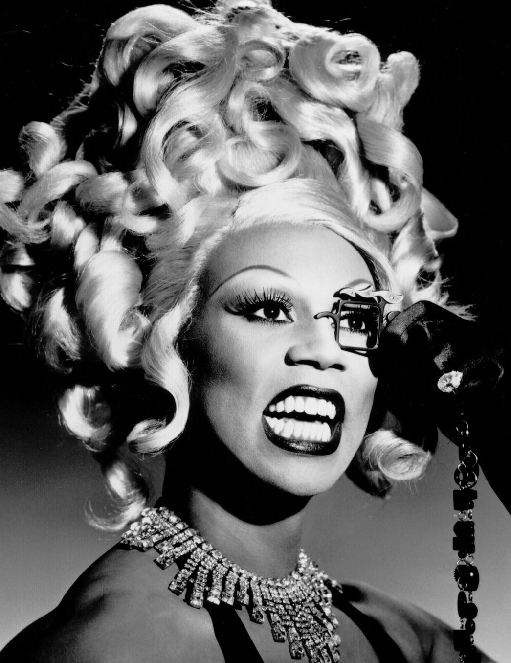 Precisamos falar sobre Rupaul’s Drag Race. | by Arthur Machado | Medium