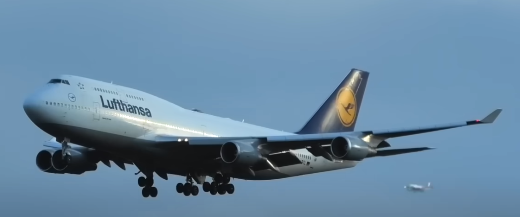 The Boeing 747: A Legacy of Innovation and the Variants That Never Were ...
