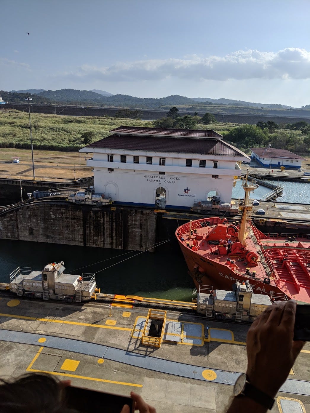 How Does the Panama Canal Work?. Video of the Panama Canal in action ...