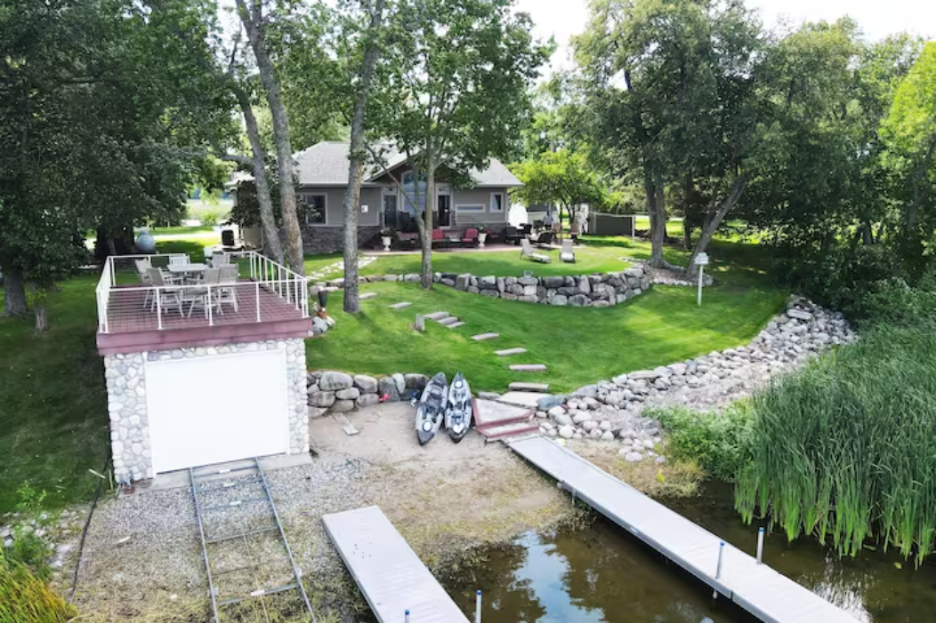 Charming Minnesota Lakeside Cabins for Your Next Getaway - Chartered ...