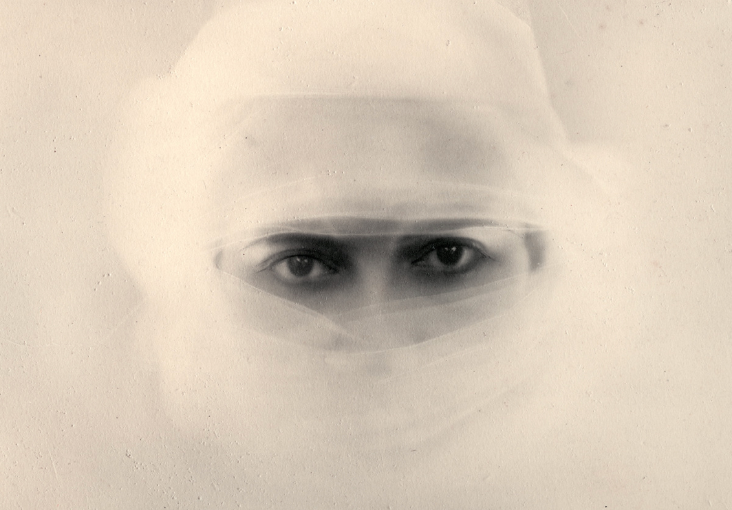 peering eyes - Maurice Kaehler - Medium