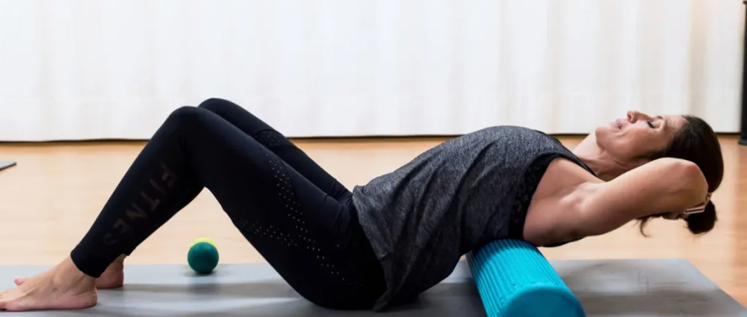This Secret Foam Roller Exercise Will Save Your Pain-Ridden Shoulders ...