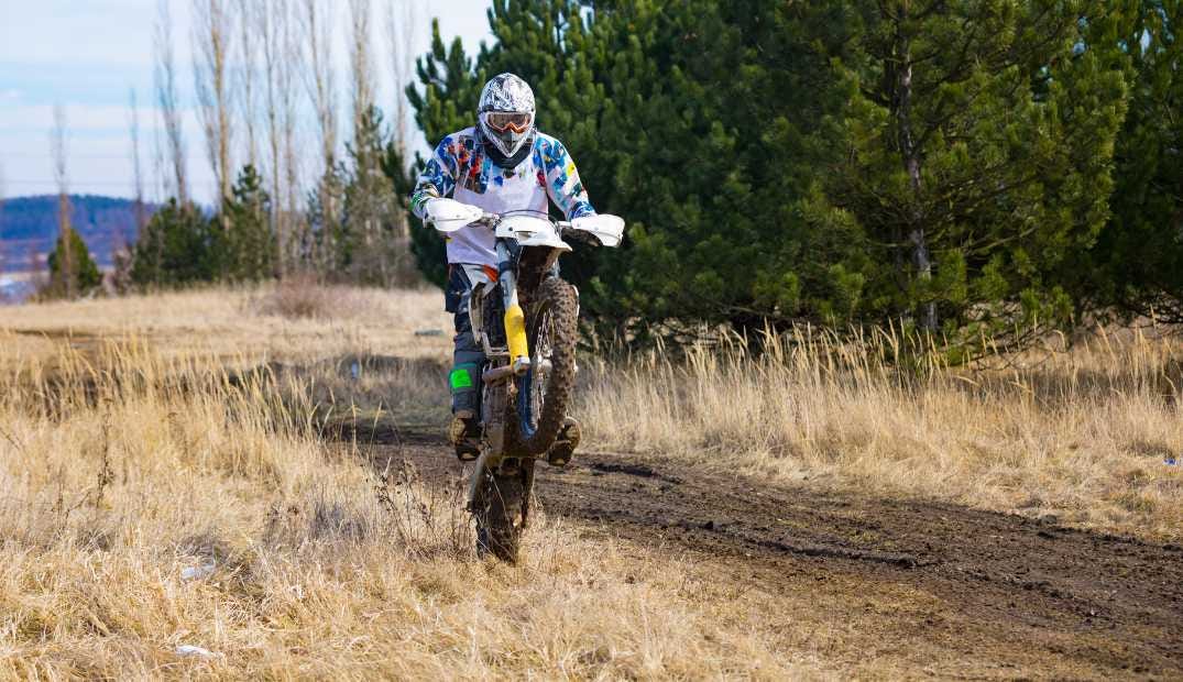 Exploring the Thrilling World of Dirt Biking | by Laura Bell | Medium