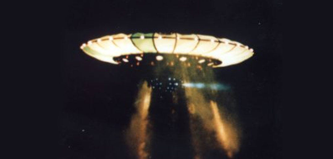 Incredible 1989 Nashville UFO Photographs Provided by Commander Graham ...