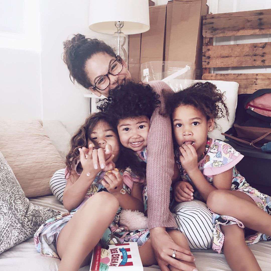 What is a Mom Blog? Unveiling the Heart of Parenting Insights | by Terry | Jul, 2024 | Medium