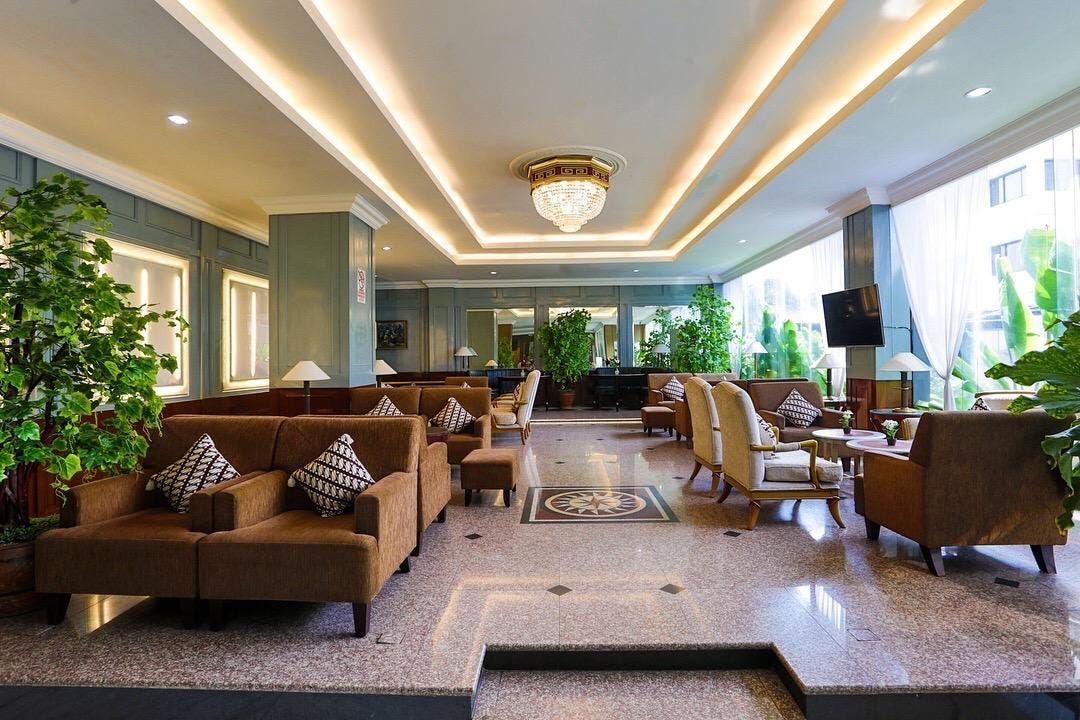 Johns Pardede International Hotel: Penginapan Mewah Dekat Kawasan ...