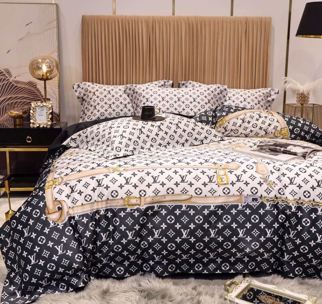 Ultimate Elegance: Luxe Monochrome Louis Vuitton Comforter Bedding Set ...