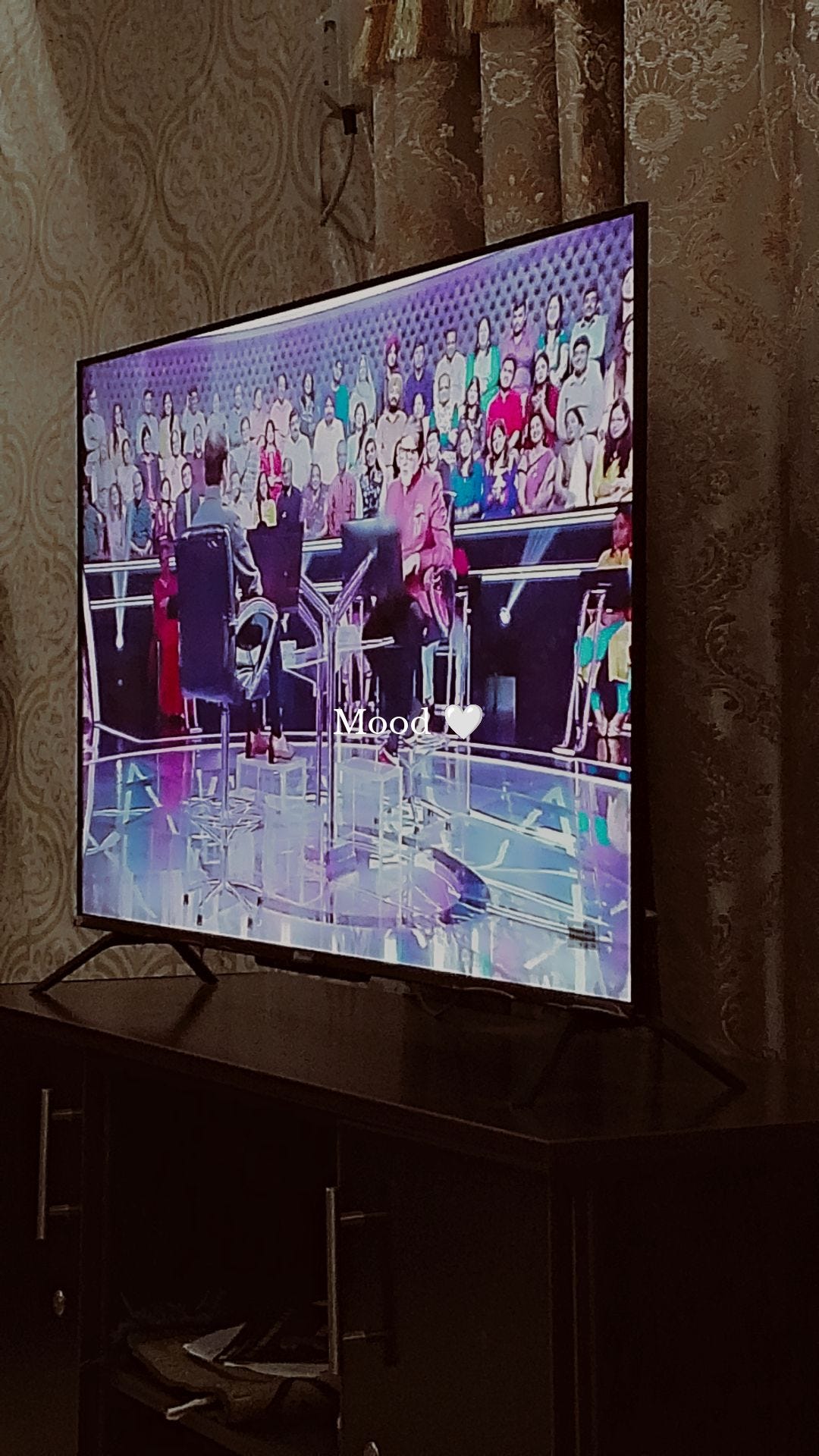 My favorite TV program.. Love watching KBC with family . | by Laiba ...