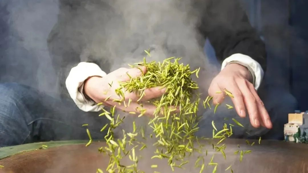 The Best Spring Tea — Mount Emei Organic Green Tea | by LBTEAS | Feb ...