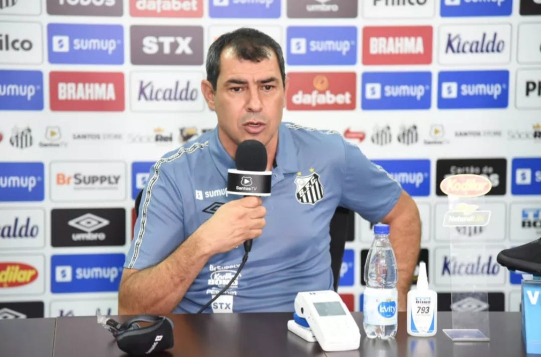 CARILLE É OFICIALMENTE APRESENTADO PELO SANTOS | by Vítor Senatore | Medium