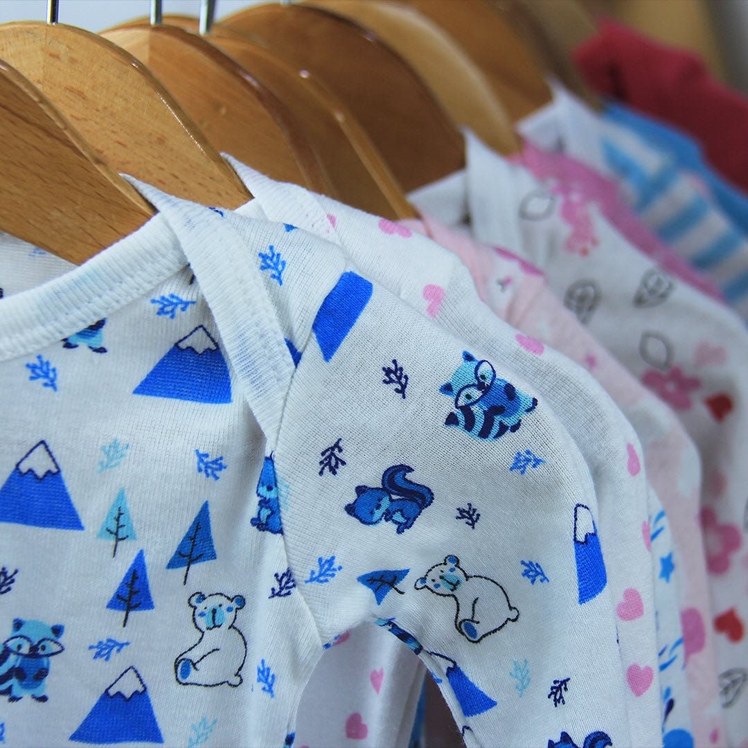 A GUIDE TO SHOPPING FOR DESIGNER BABY CLOTHING OUTFITS | by Featherhead ...