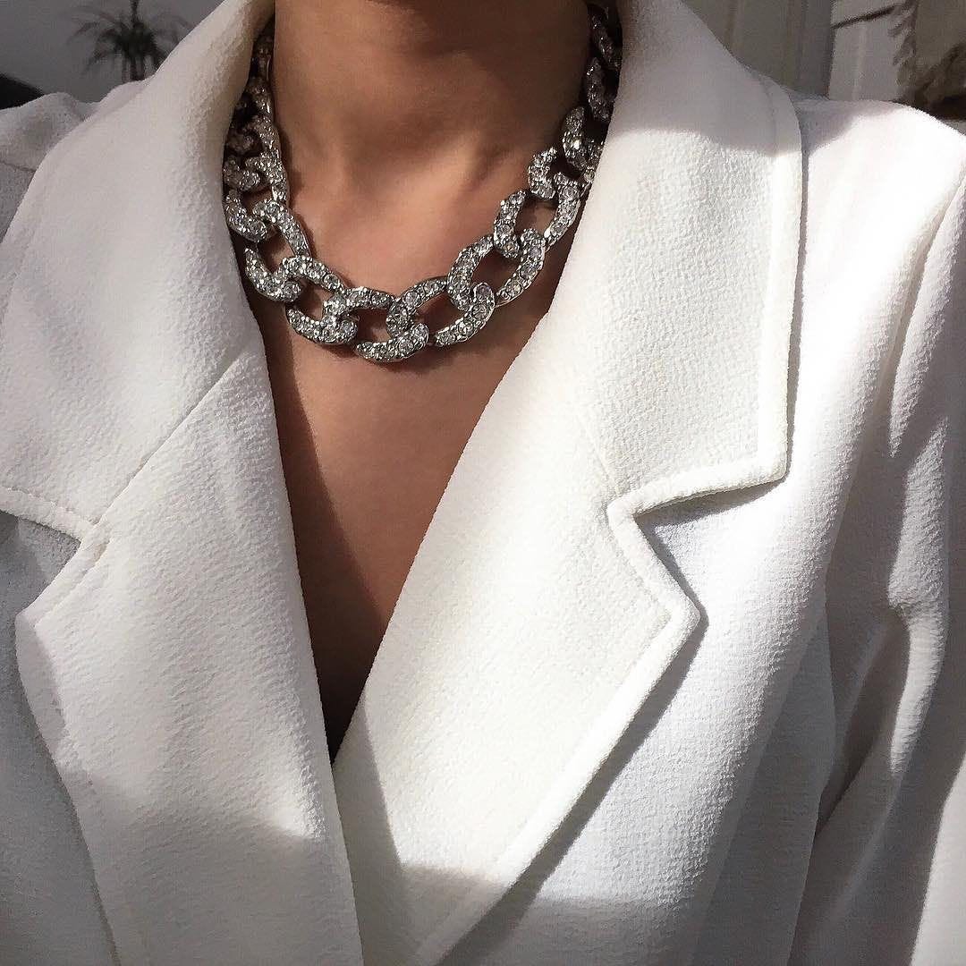 The Best Ways to Wear Your 18K Chain | by Magnoliaflores | Medium