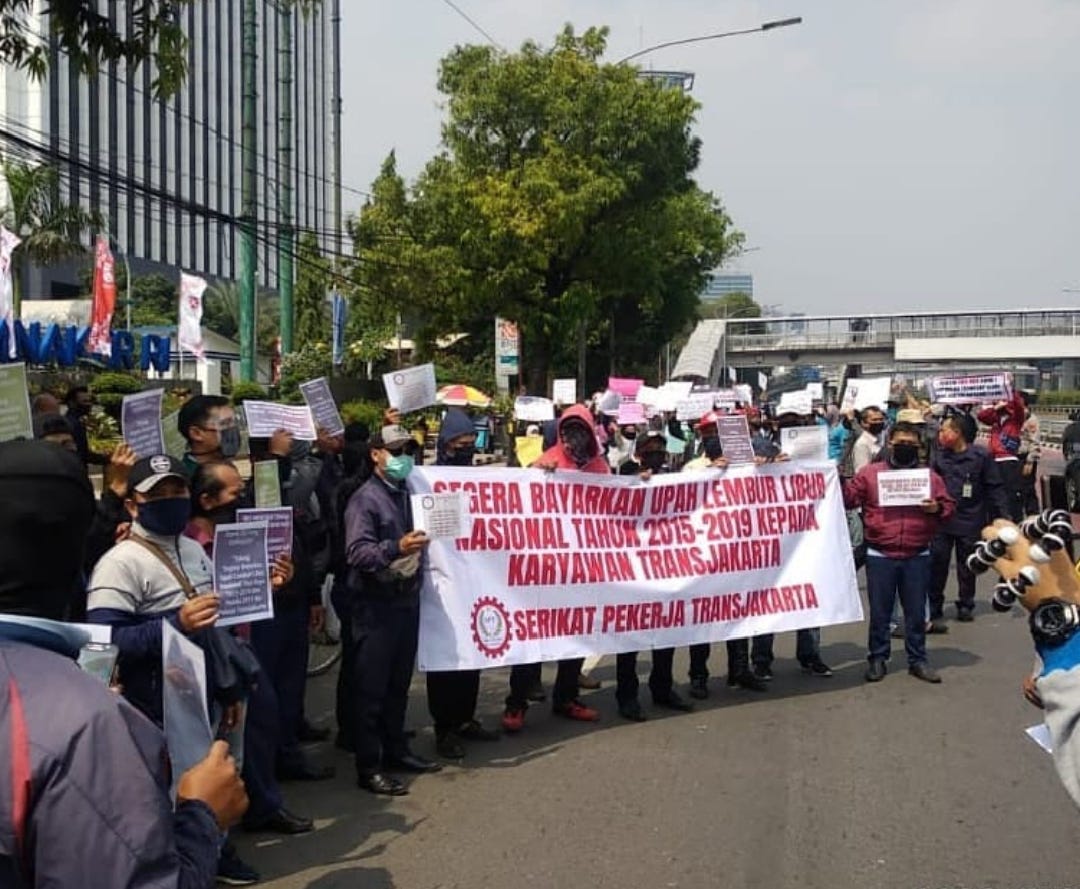 Dugaan pemberangusan Pengurus Serikat Pekerja Transjakarta memasuki ...