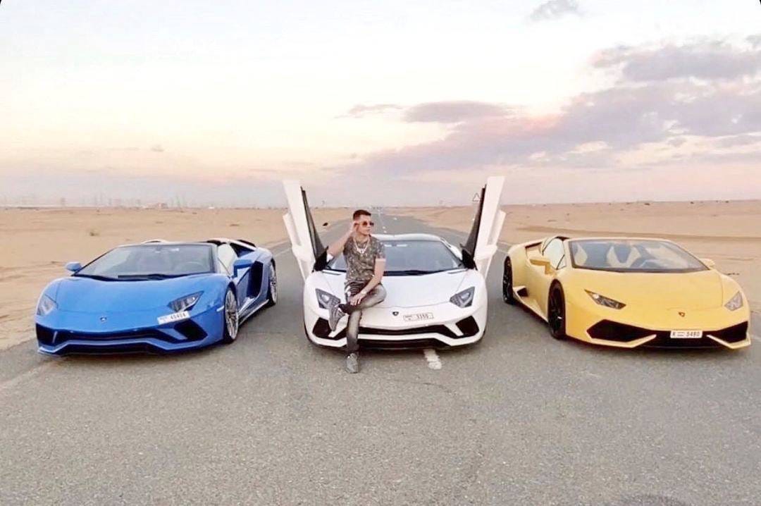 Blogger Ismail Kasumov showed subscribers his exclusive gold jewelry ...