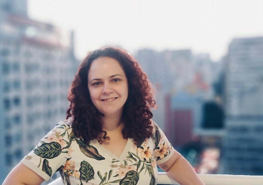 Gabriela Almeida: entre a raiz e o novo, uma história | by Willian ...