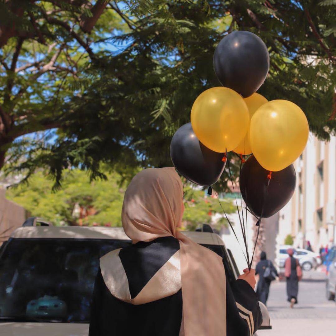From Dreams to Struggles: How War Turned My Life into a Daily Battle | by Ameera's World | Medium