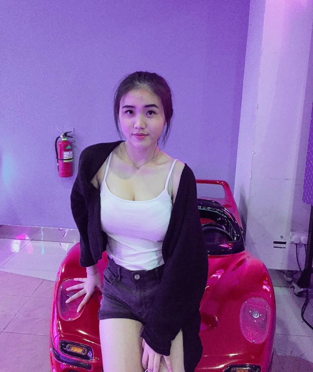 Wikwik Indo Kesakitan Di Paksa Sama Paman Sendiri | by Mutia Ramadhani | Medium