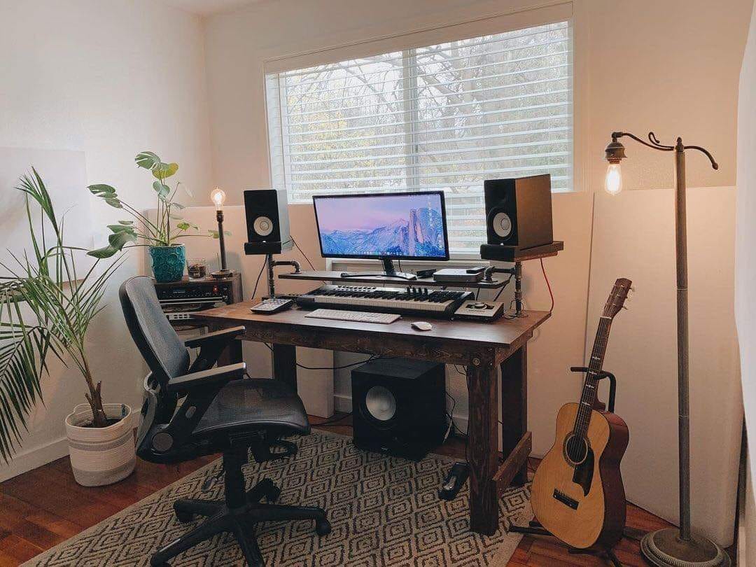 聽覺閱讀 - Wes Chou (Joe) / 周應偉 - Medium