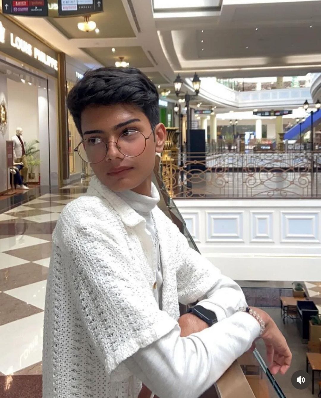 After receiving hate comments on Instagram, a teen queer artist commits ...