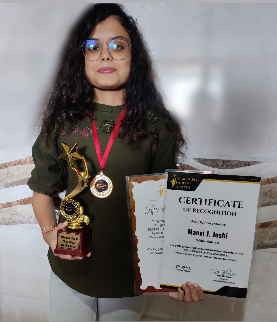 Manvi Joshi Got Awarded By Incredible Indian Awards | by INKZOID FOUNDATION | Medium
