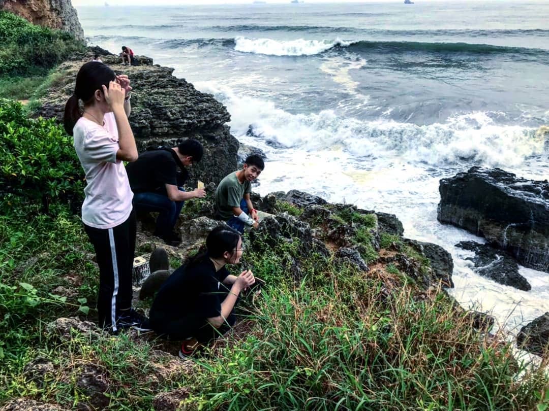 有代價的礫灘秘境。柴山。. 攀岩。 | by Phyllis Wu | Medium