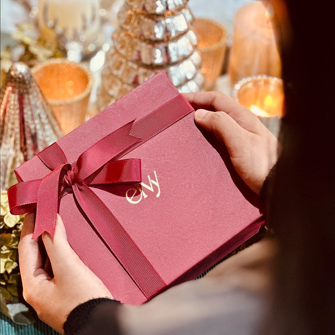 A Curated Collection of Bespoke Luxury Wedding Gifts in India | by Elvy ...