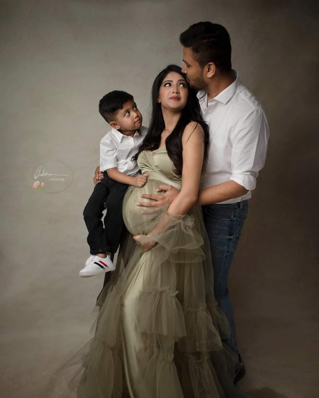Amazing Family Photoshoot by Ambica Photography ...