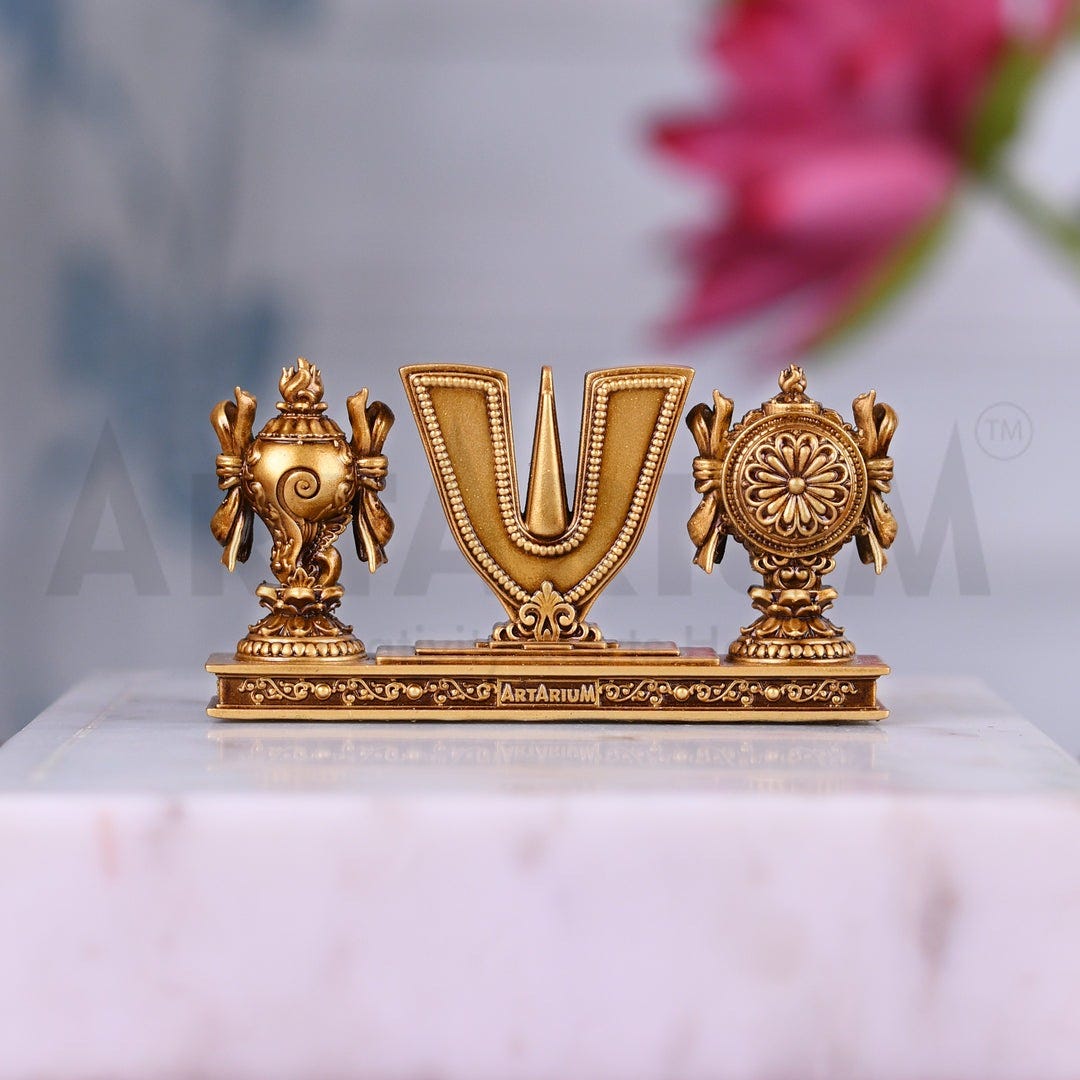 Lord Krishna Tilak: Symbol of Devotion and Spiritual Connection | by ...