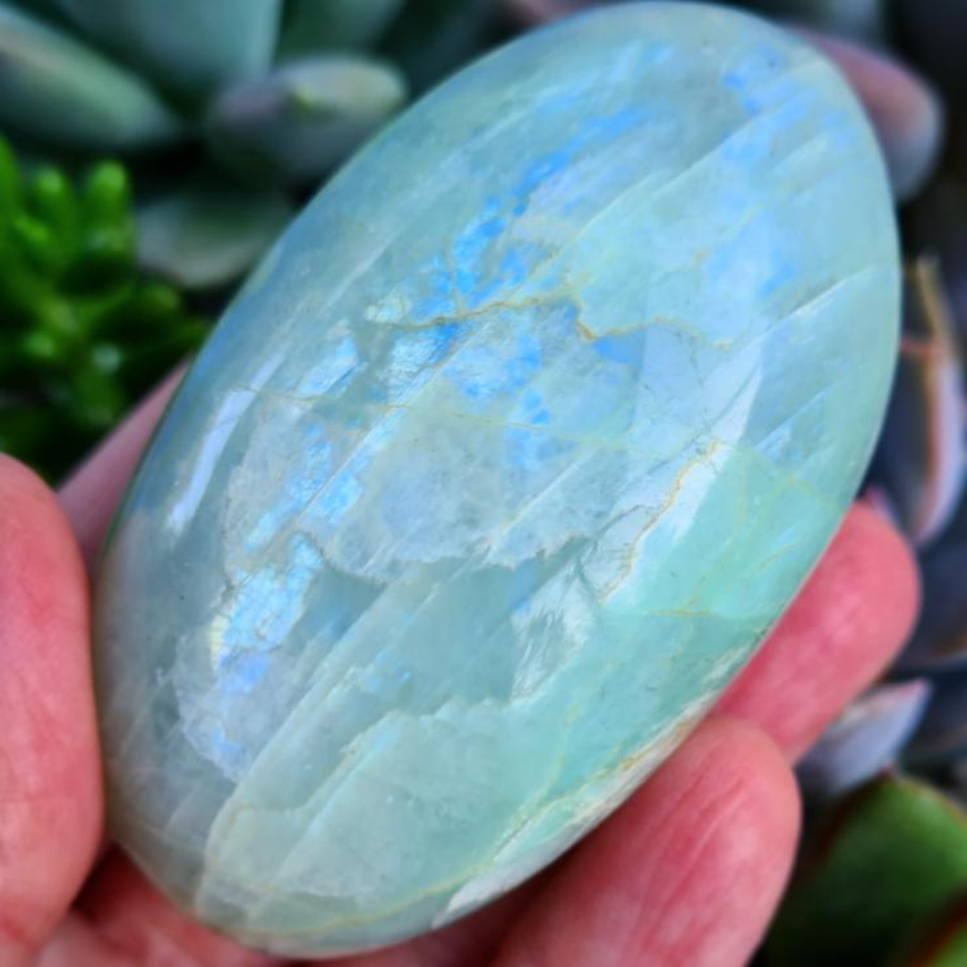 Green Moonstone — the mirror to your heart | by Birgit Broest | Medium