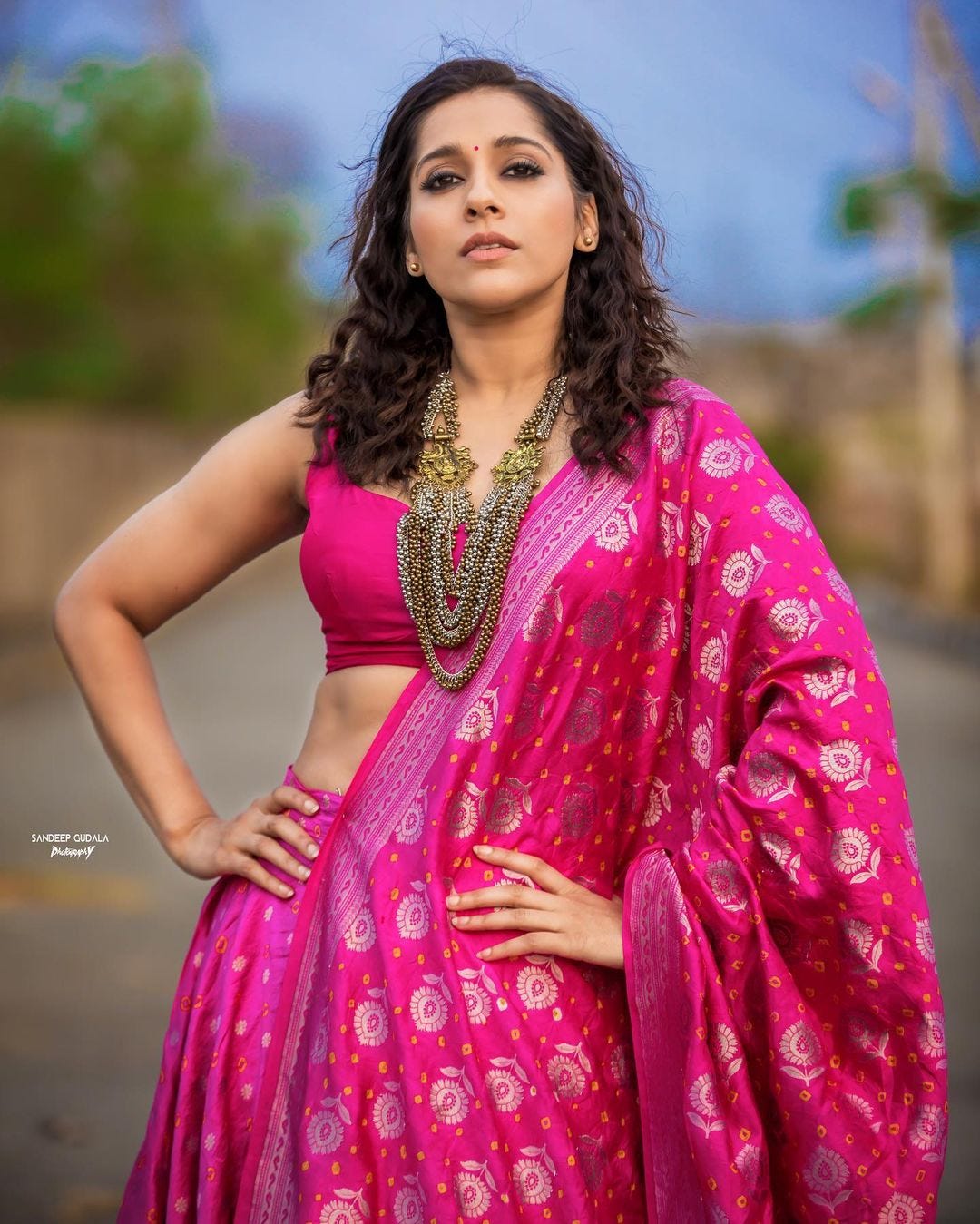 Biography Of Rashmi Gautam — Rashmi Gautam Age, Family, Movies ...