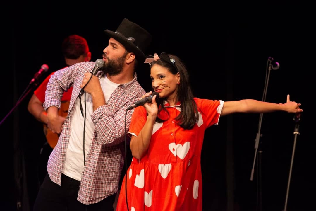 Una nueva Annie Garcés, en la Fiesta de la Gata Mini | by Revista ...