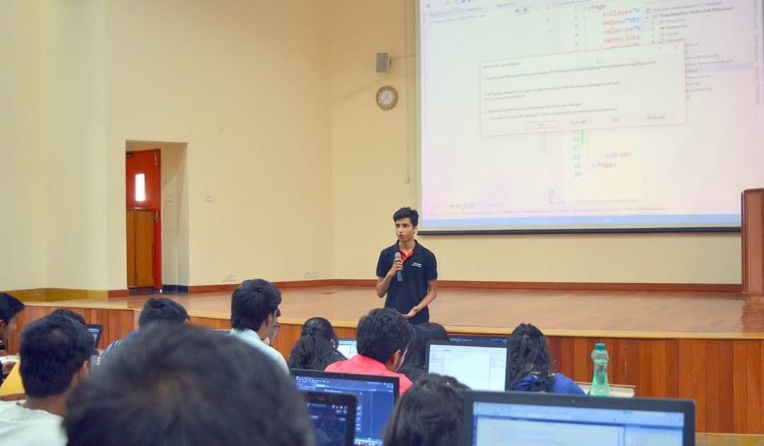 How Community Builders Can Bring Existing Offline Communities Online | by Yashraj Nayak | Medium