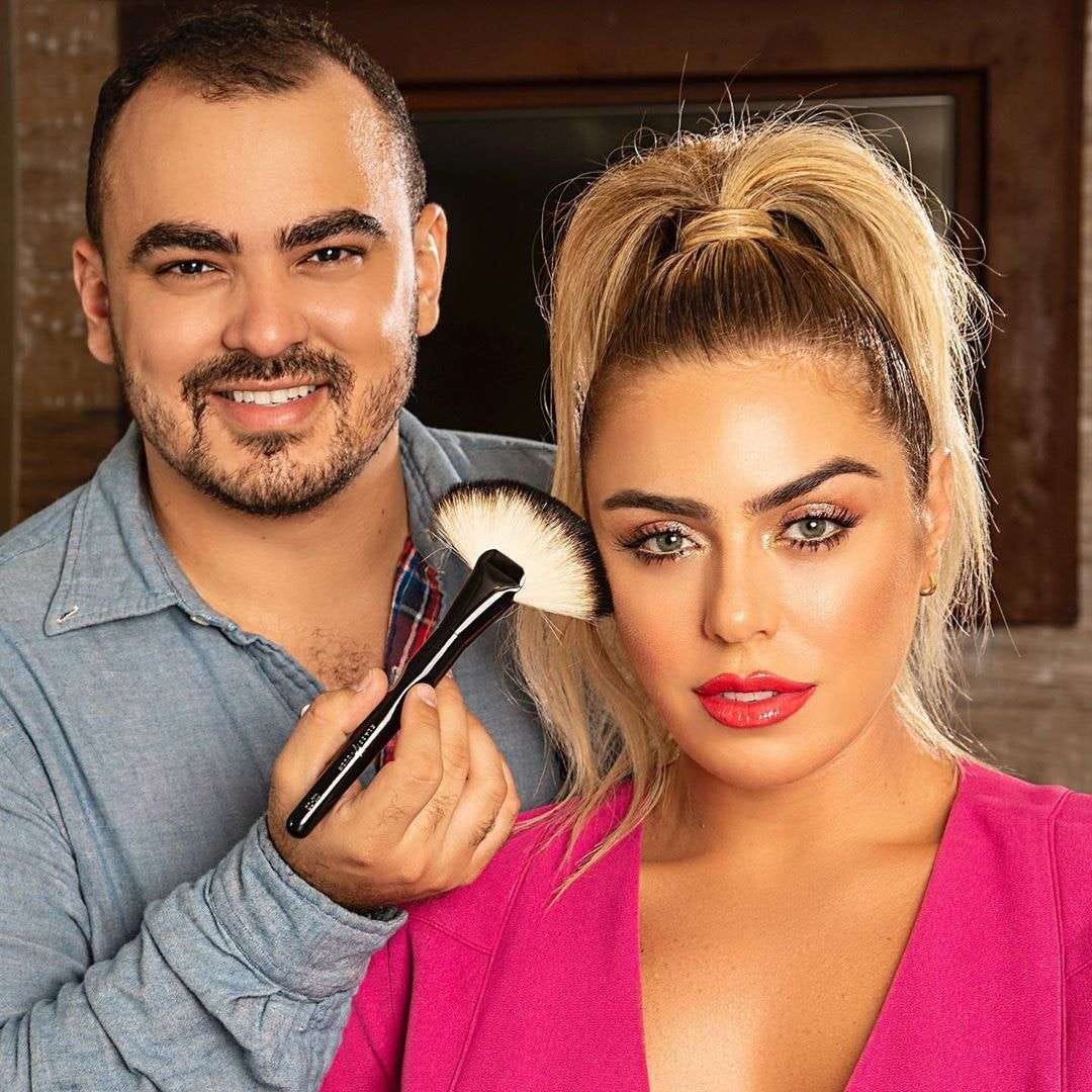 Automaquiagem com Lucas Vieira. No curso você aprende o passo a passo… | by Carol Souza | Medium