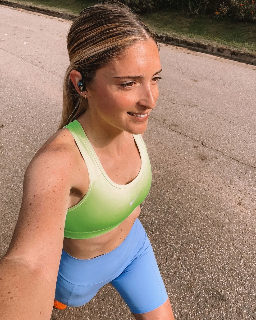 Best headphones for running of 2024 | by Ann Apple | Sep, 2024 | Medium