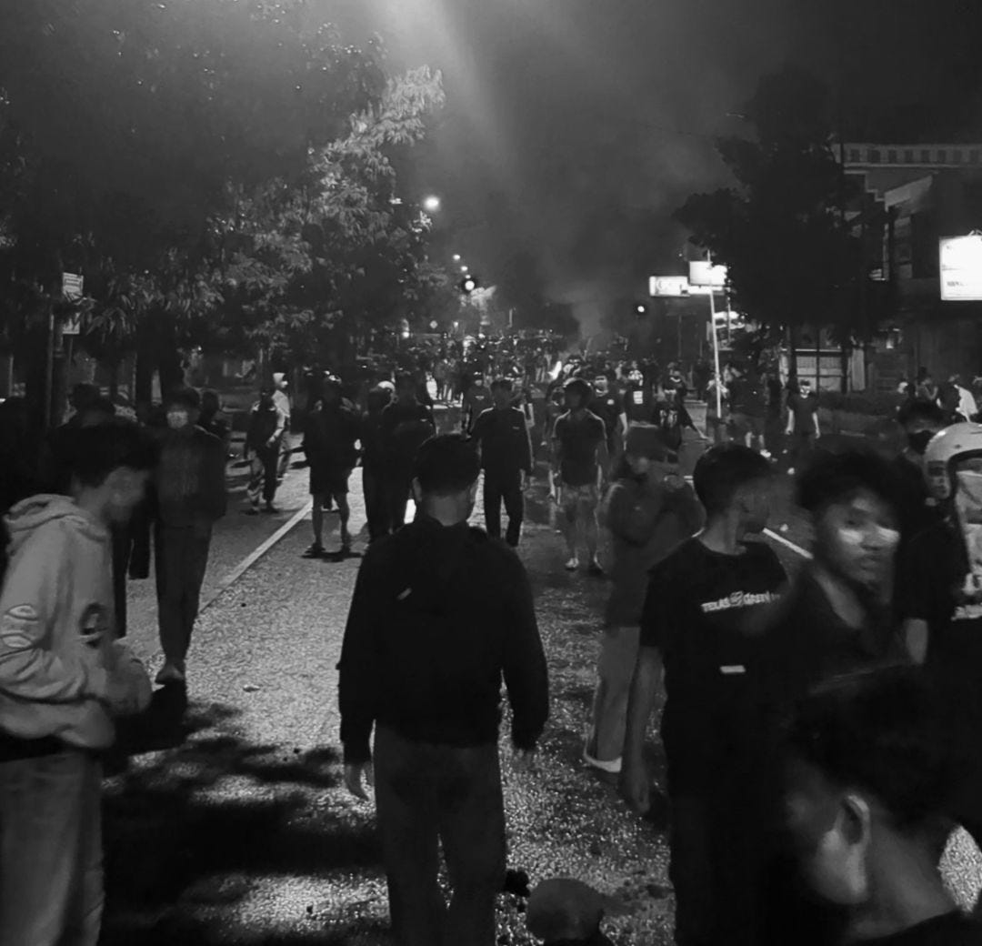 Pembacaan terhadap "Banyumas Raya Marah" (opini mahasiswa sastra) | by Iqbal Eksa | Aug, 2025 ...
