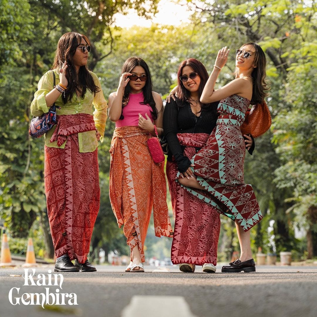 Nggak Cuma Cantik Saat Dikenakan, 5 Trend Fashion Ini Juga Punya ...