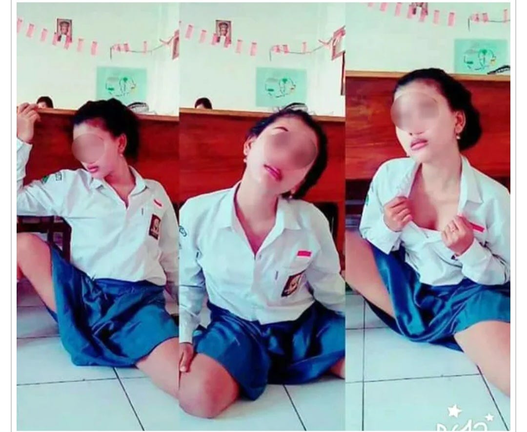 Siswi Pamer Belahan Dada, Demi Apa? - Best Post - Medium