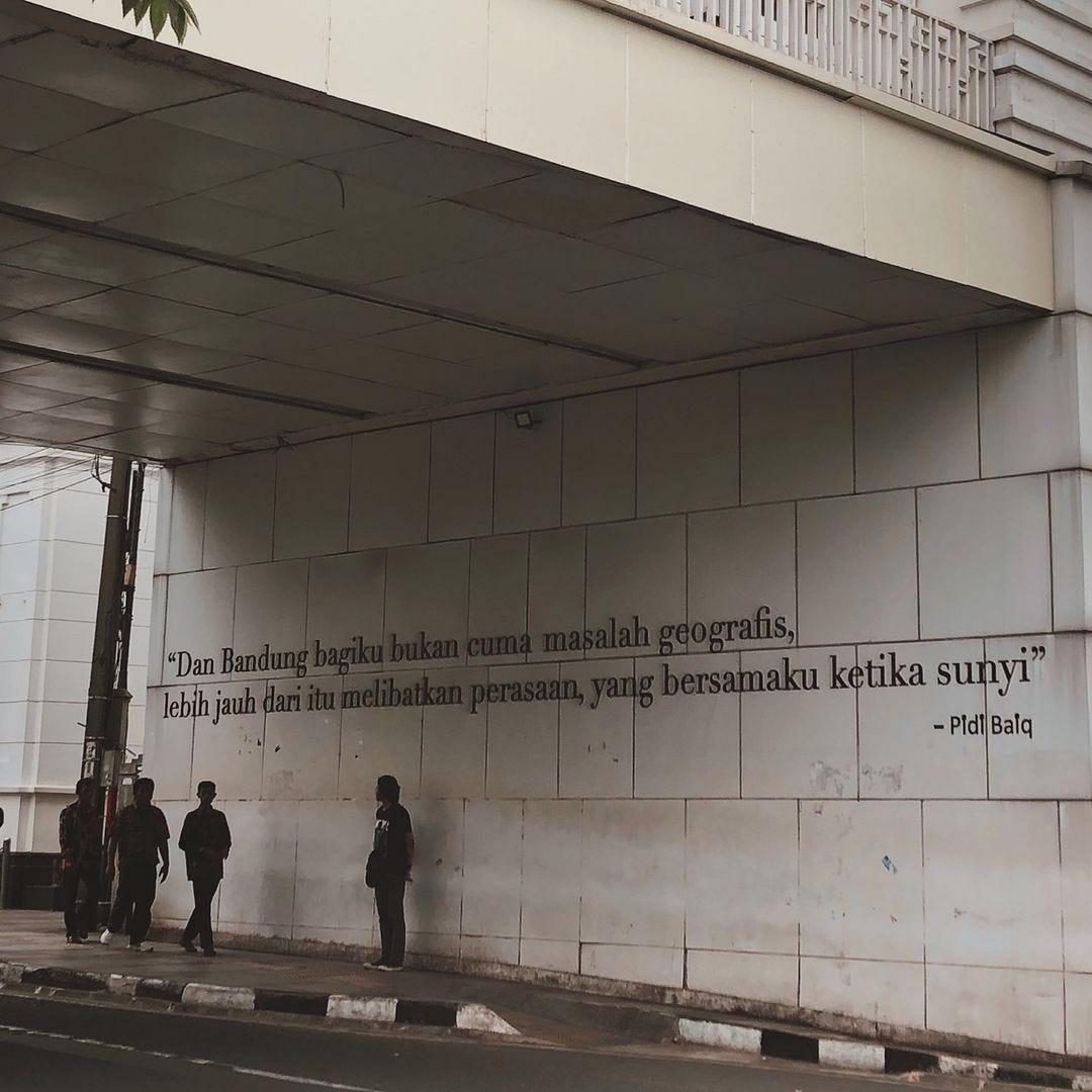 - Bising kehidupan manusia aku terjaga di tengah nyata dan fana Bandung ...