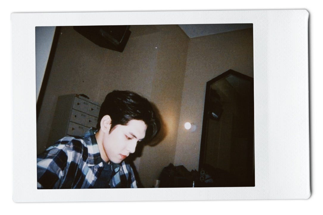 Jika mendengar kata mentari, yang terlintas di angan pertama kali ...