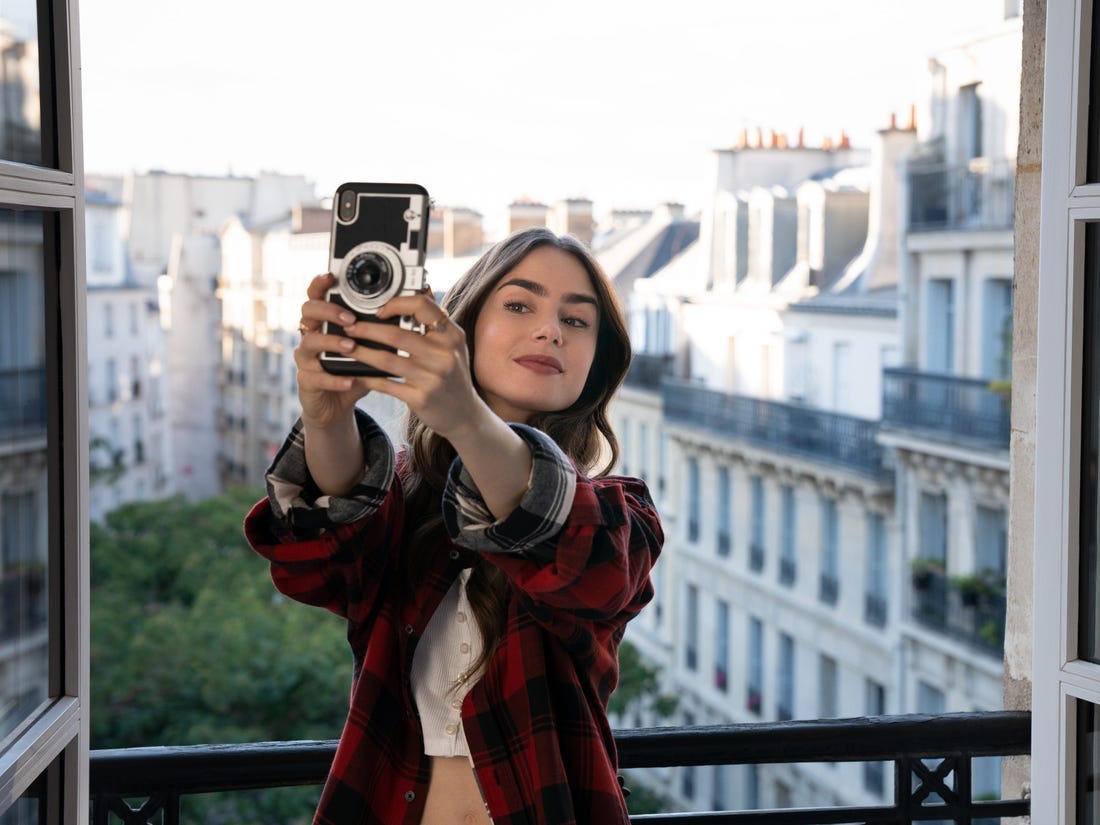 Obsessive Taking of Selfies A Serious Psychological Complex | by Carte ...