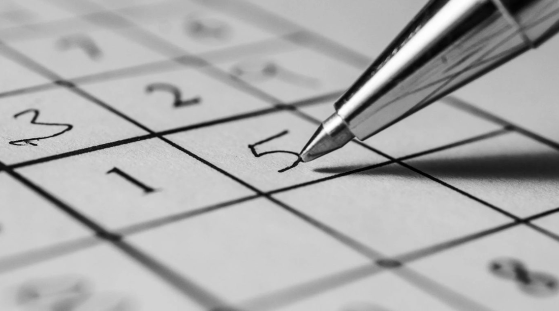 Sudoku Solver — Backtracking & deduction - Algorithms, mathematics & Co - Medium