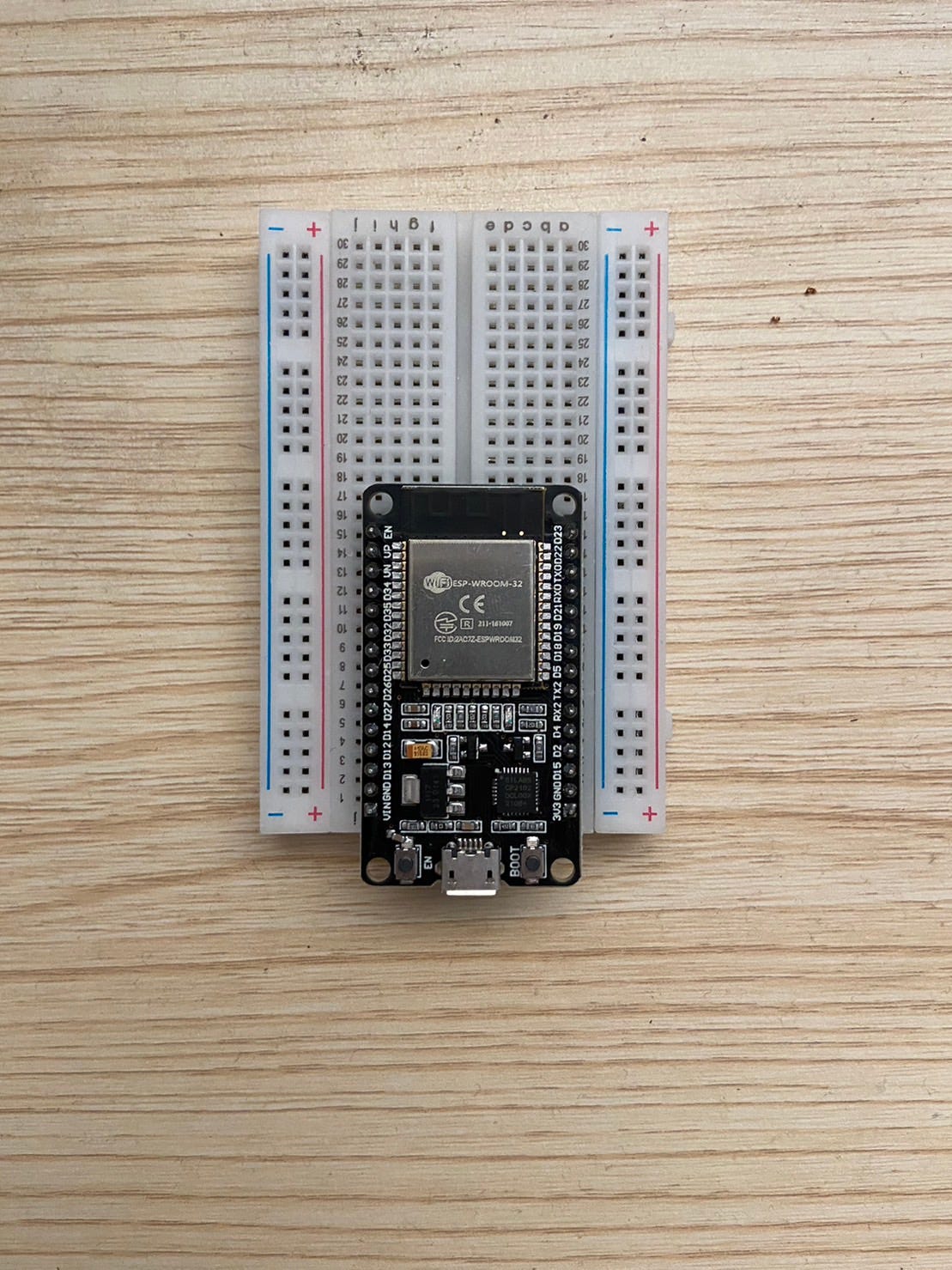 First Project : LED Blink ESP32. Assalamualaikumm gaisss, kenalin aku ...