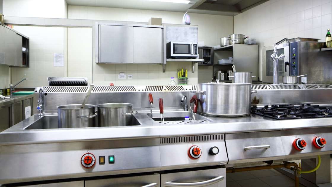 Exploring the Pros and Cons of Different Restaurant Kitchen Range Types ...
