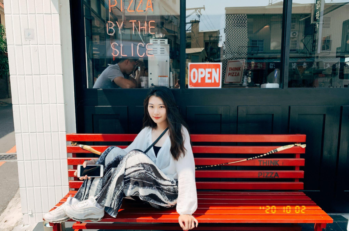 Have you ever seen a Two-faced girl? | by Ivy | Medium
