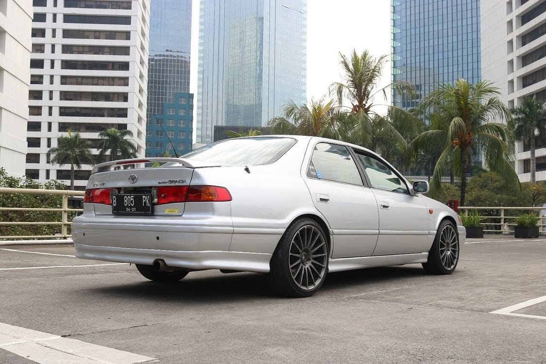 Referensi Modifikasi Toyota Camry Dengan Part OEM Camry Gracia | by autojakarta | Medium