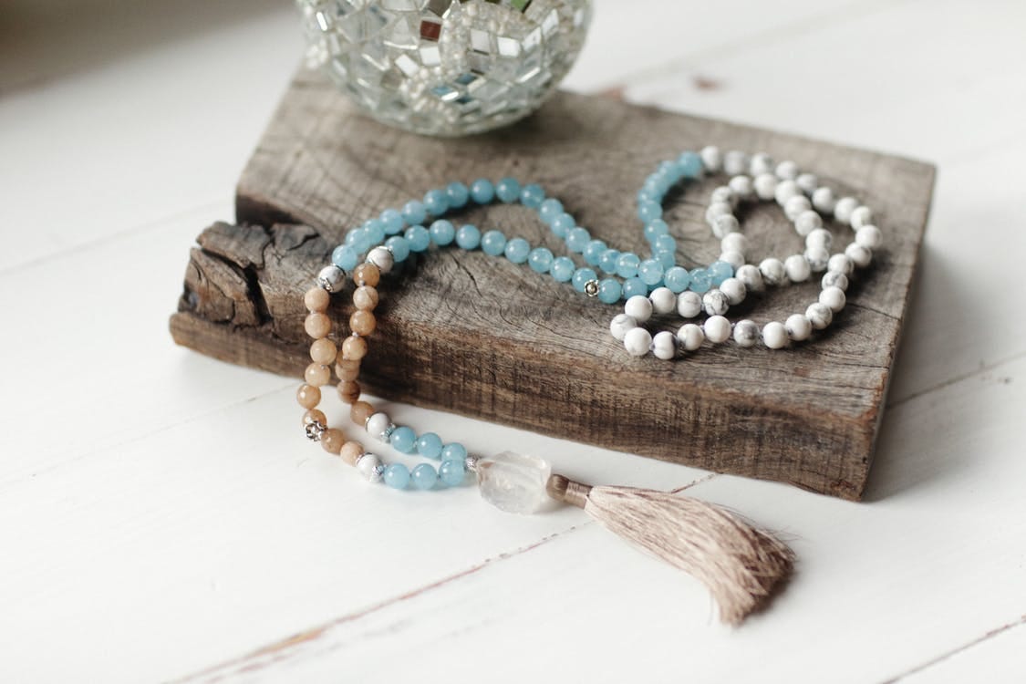 Mantra Chanting 101: Benefits, How It Works, And How To Get Started ...