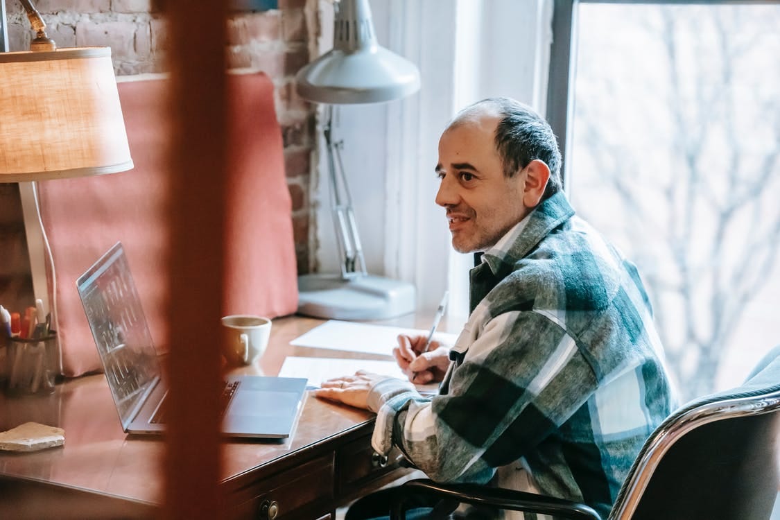 How This Indian Freelance Writer Makes $180K a Year Remotely | by U ...